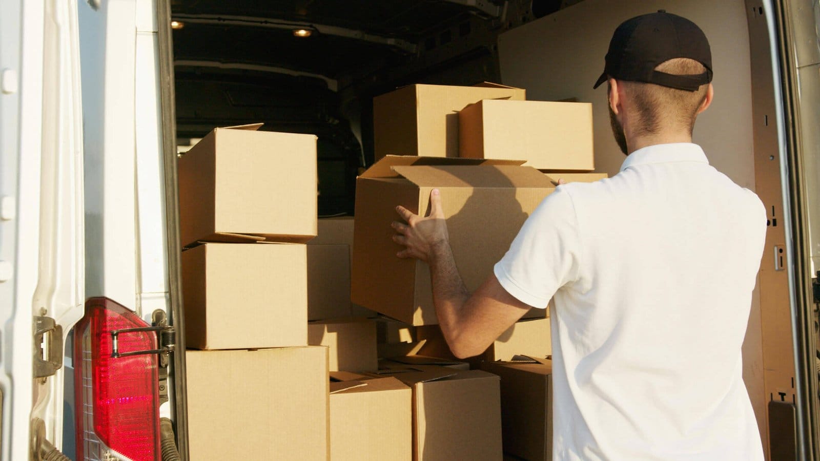 Common Loading and Unloading Mistakes to Avoid During Your Move - E-Z Move
